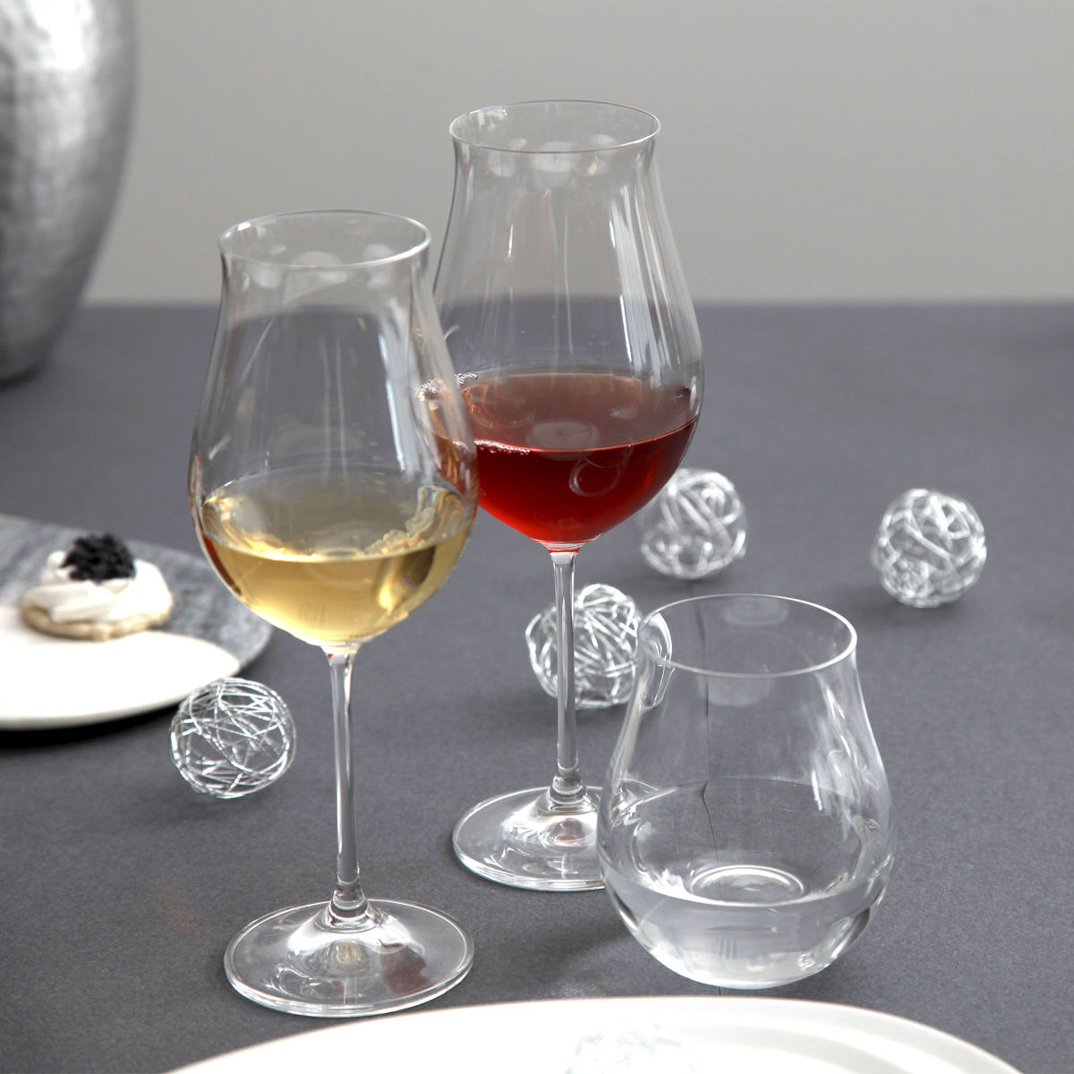 Verre à Vin Design en forme de tulipe - Verrerie Tendance et Chic